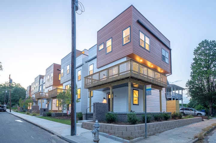 Falcon Nest | Modern House 3 Bed W/ Roof Top - Zoo Atlanta, Atlanta