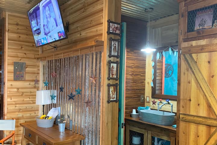 Chief Cabin Wichita Mountains Cache Medicine Park - Cabins for Rent in ...