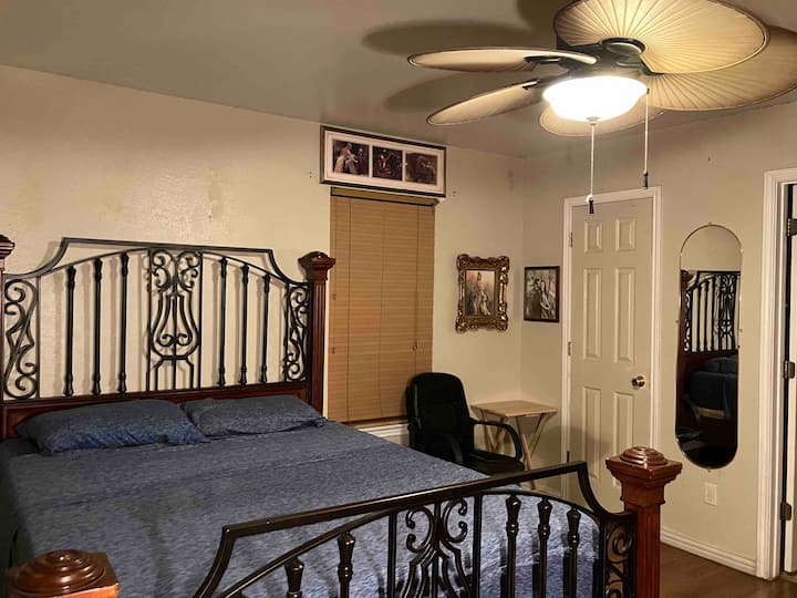 Airport, Dt 10 Min; Private Bath - Austin, TX