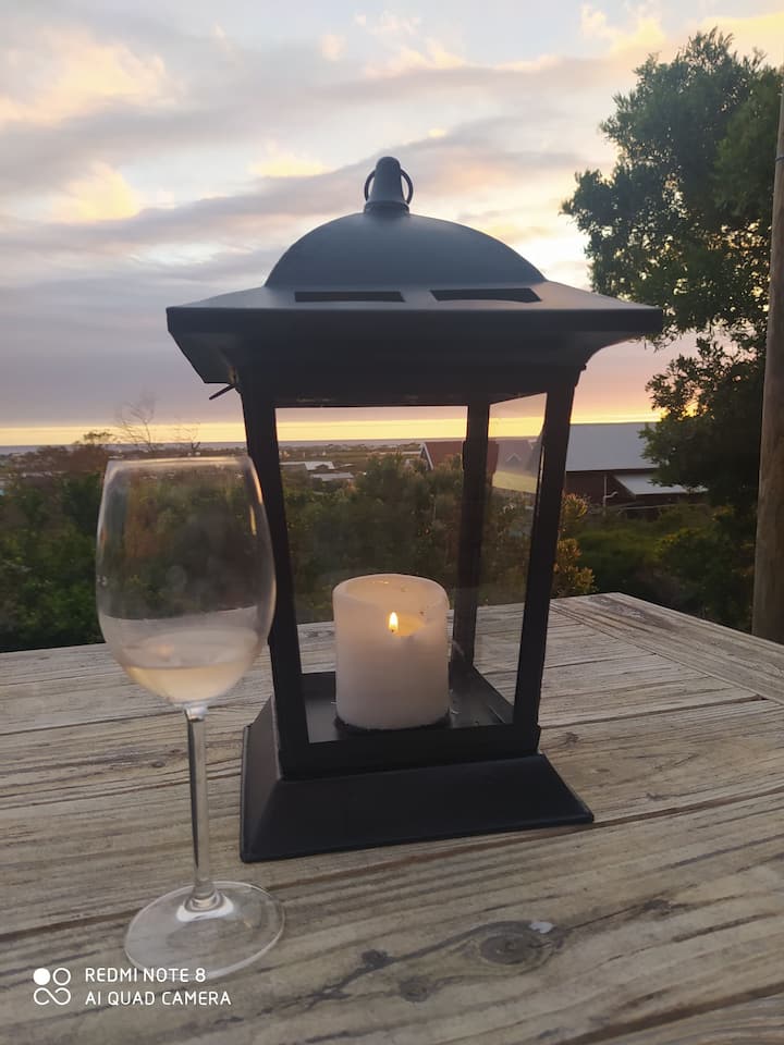 Cheerful 3 Bedroom House With Indoor Fireplace. - Pringle Bay