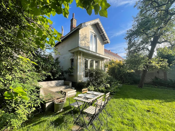 Charming & Historic Villa, Garden + Free! Parking - Gent