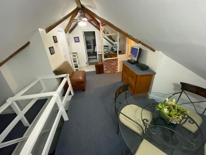Cozy Attic Room #1 - White Plains, NY