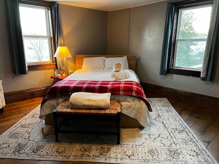 Tall Spruce Farmhouse - Houses for Rent in Independence, West Virginia ...