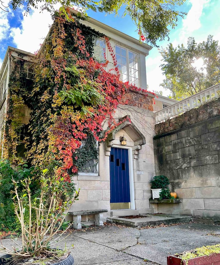 French Château -Literally 150 Steps From Beach - Portage, IN