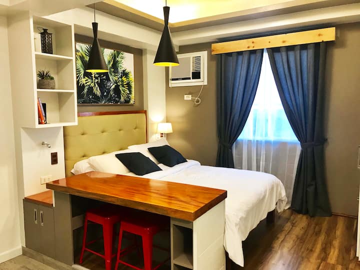 Studio Type Condo Unit Across Ayala Mall - Bacolod
