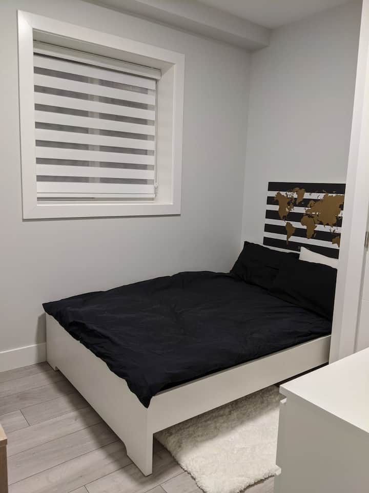 Cute Furnished Bedroom With Bathroom In New House - Canada