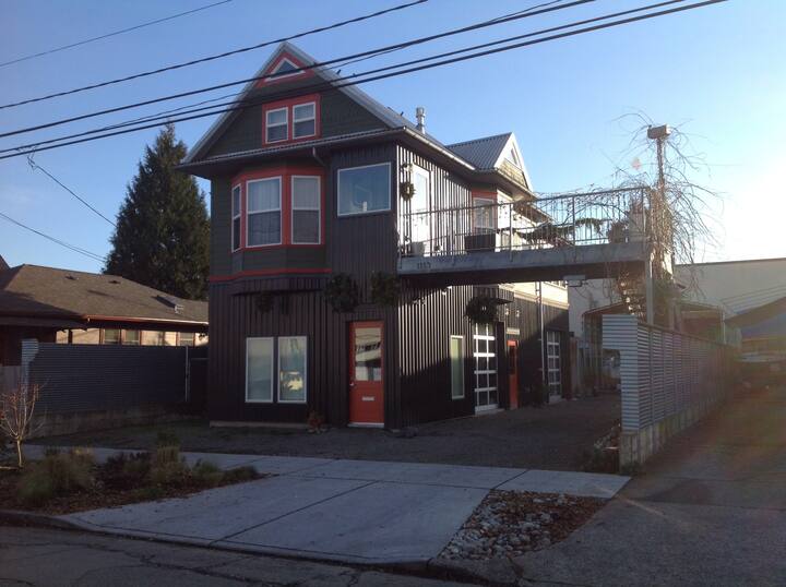 Ballard Bridge Home - Industrial Ballard - Cascade - Seattle