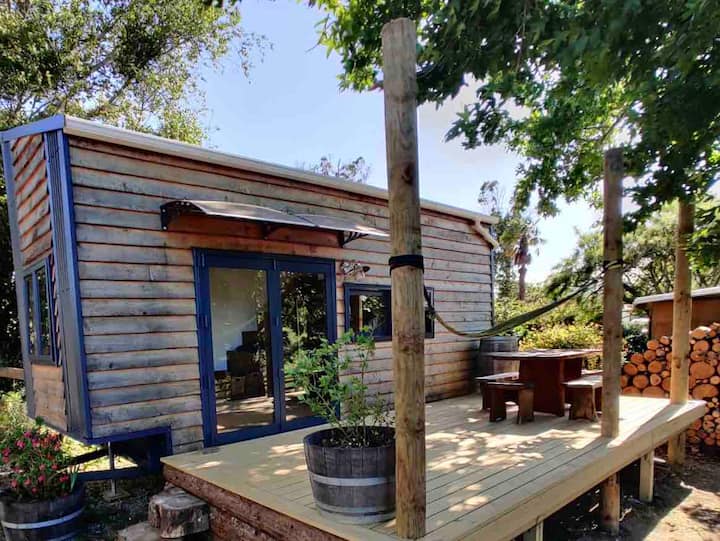 Tinyhouse Modern Retreat "The Apple" - Motueka