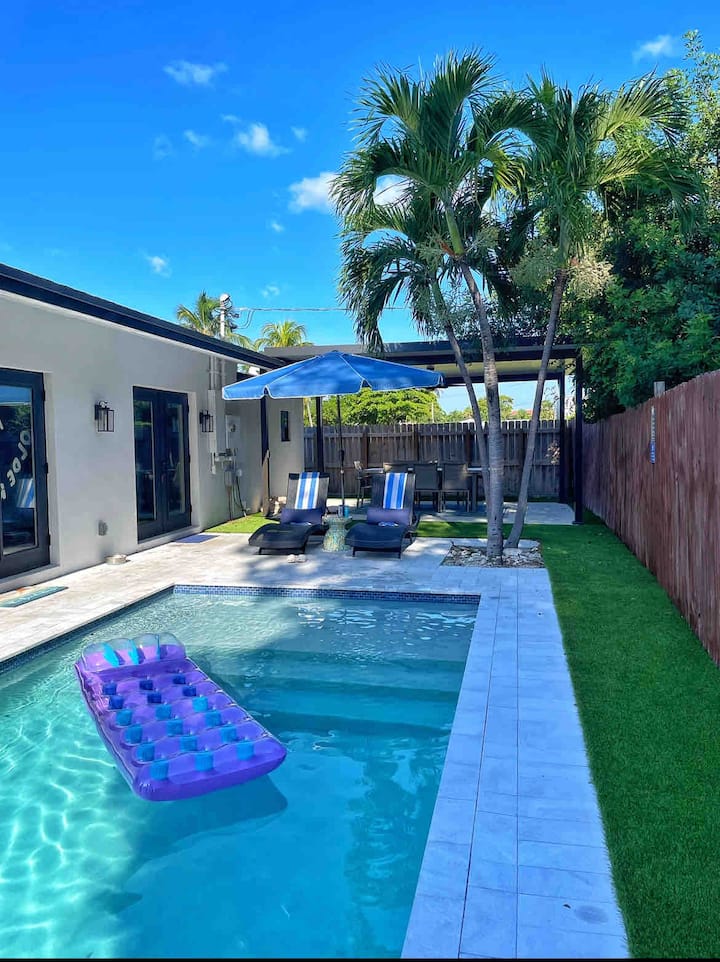 Modern Home, Heated Pool, Just Steps To The Beach! - Pompano Beach, FL