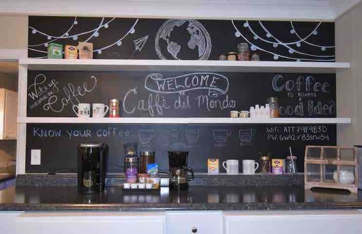 1940s Midtown Bungalow - Tulsa, OK