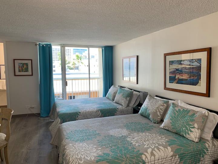 Waikiki Apt So Close To The Beach 🏖 - Honolulu, HI