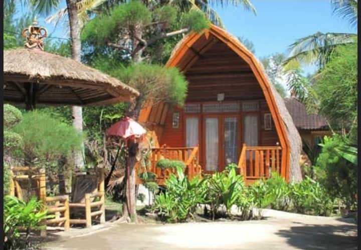 Bunga Bungalows Gili Meno Yg Menawan 6 Pax 3 Room - Gili Islands