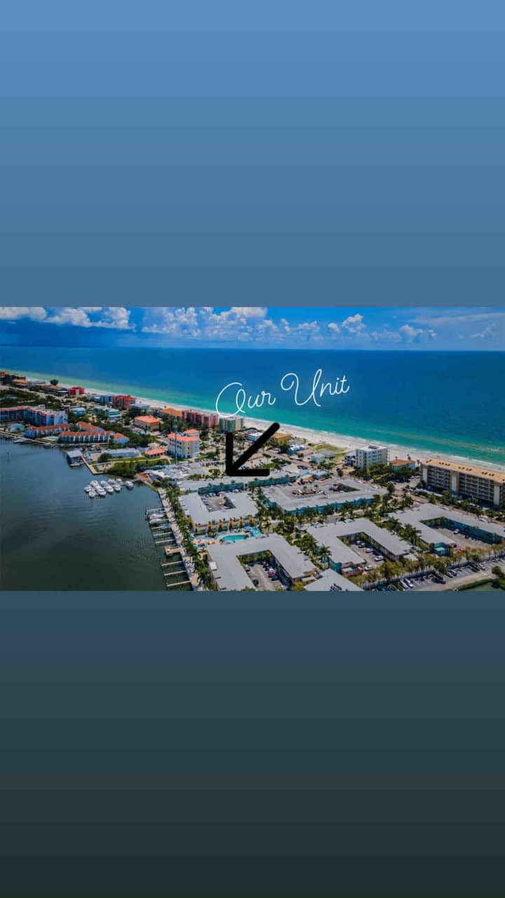 Bright Spacious Cozy Condo @ Barefoot Beach Resort - Indian Shores, FL