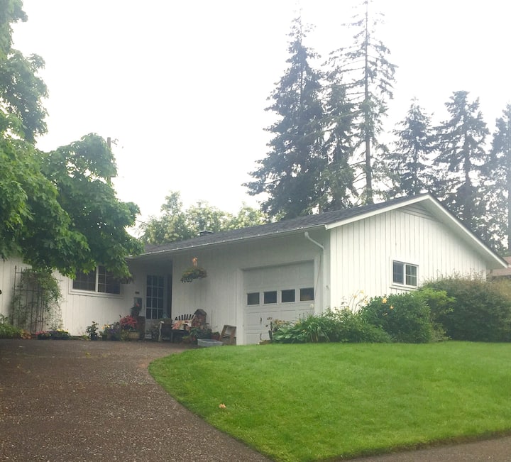Charming Home Near Univ. Of Oregon & Hayward Field - Eugene, OR
