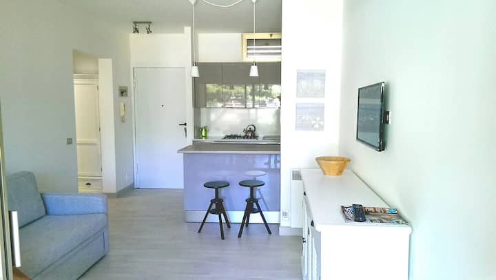 Appartamento Nuovo Con Terrazzo E Piscina. - Sanremo