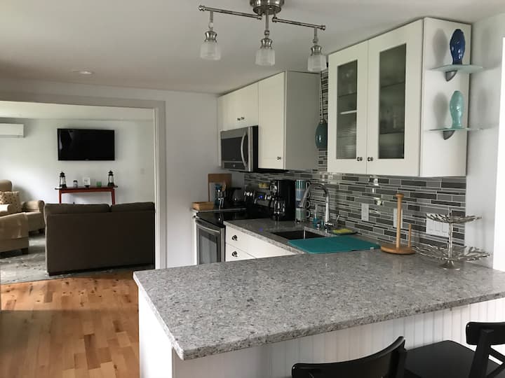 Quiet Cozy Cottage Close To Restaurants, Beach - Kennebunkport, ME