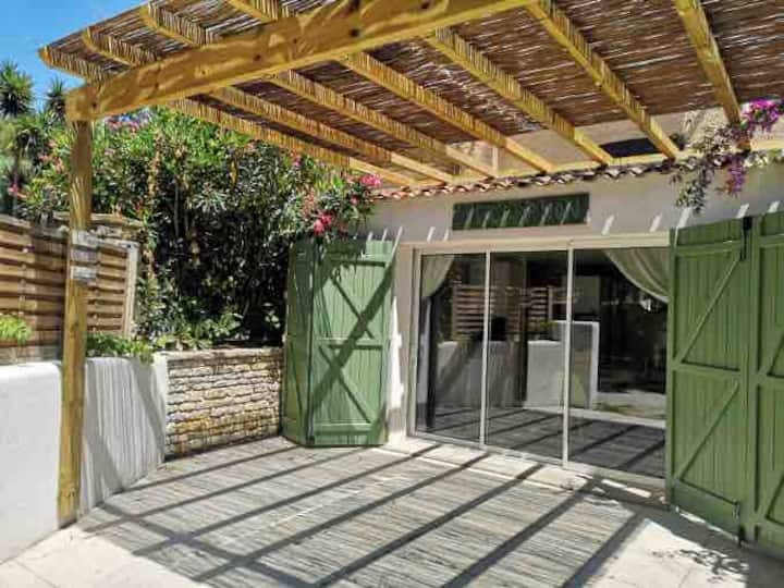Logement, 5 Personnes à 30 M De La Mer - La Ciotat