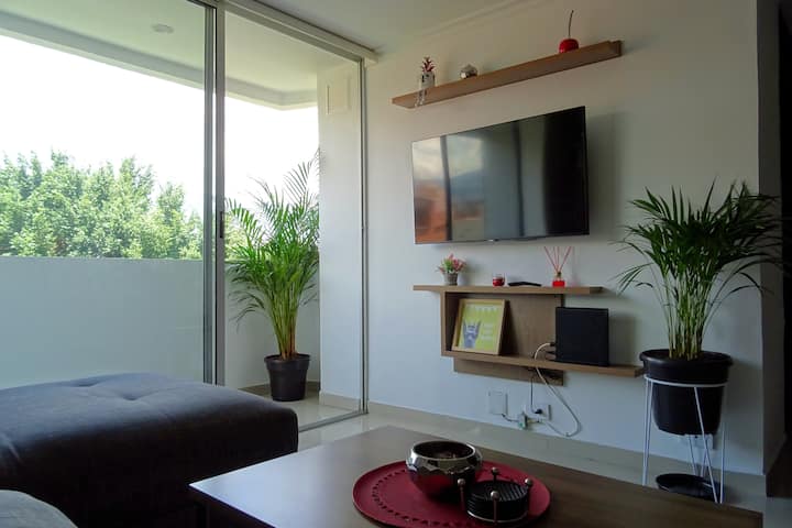 Modern Beautiful Apartment In Best Laureles Area - Medellín, Colombia