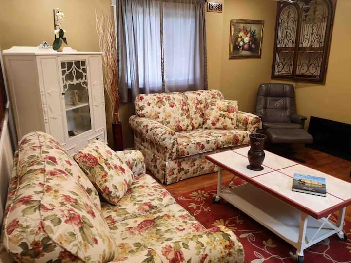 Apartment With Home Living Style Feel Upper Level - Pointe-Claire