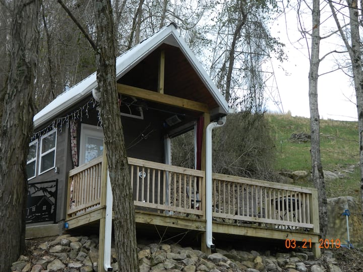 T-tiny Cabin With Pool, Firepit, & Grill - Jasper, TN