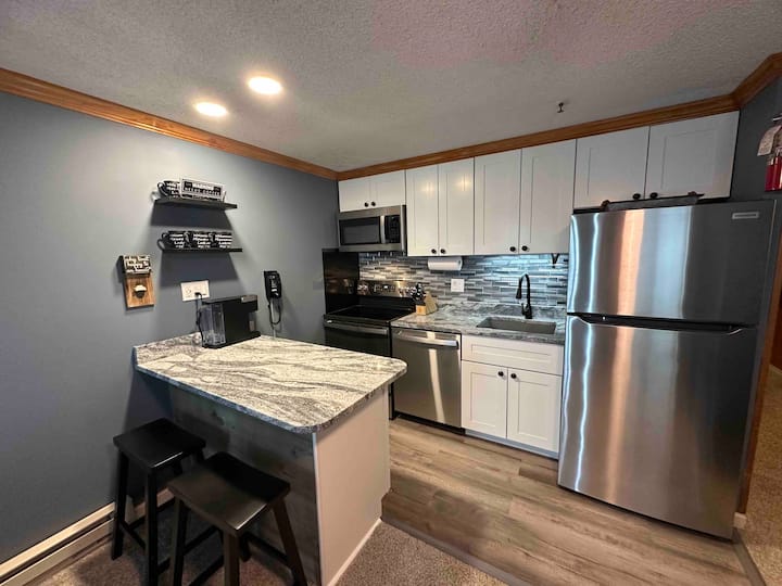 Mountain Lodge #327. Newly Remodeled Kitchen! - Snowshoe
