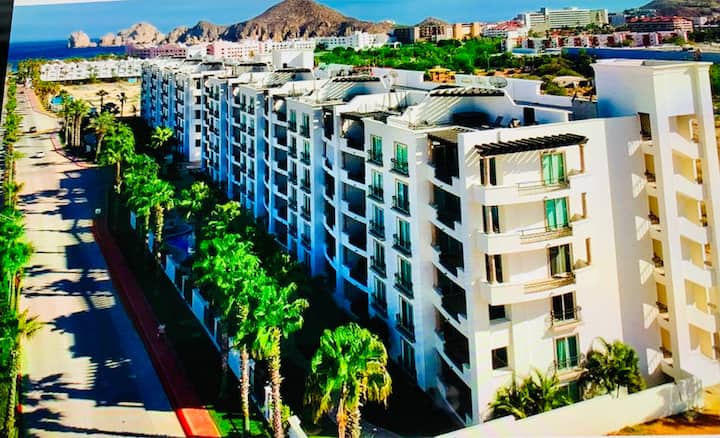 Beautiful Spacious 2bed/2bath Condo, Close To Mendano Beach, Bars & Restaurants - Cabo San Lucas