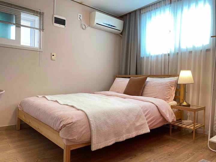 Private Queen Bedroom2 Yeonnamdong #Hongdae #Exit3 - Seul