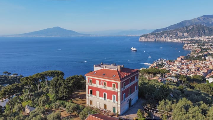 Villa Parisi (Xix Century) Suite In Sorrento, - Sorrent