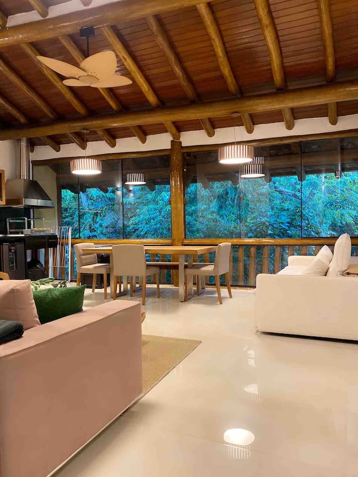 Casa Reformada 50mts Da Praia 3 Suítes + Lavabo - São Sebastião