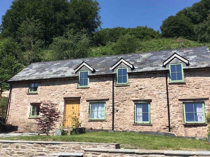 Luxury Eco-farmhouse With Hot-tub & Star Gazing - Abergavenny