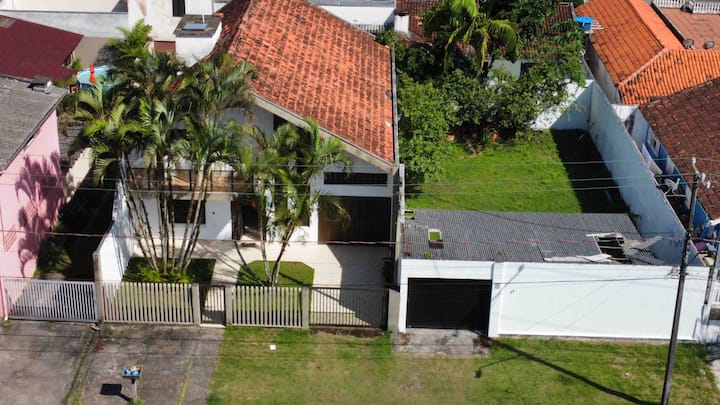 Confortável E Ampla Casa No Centro De Guaratuba - Guaratuba