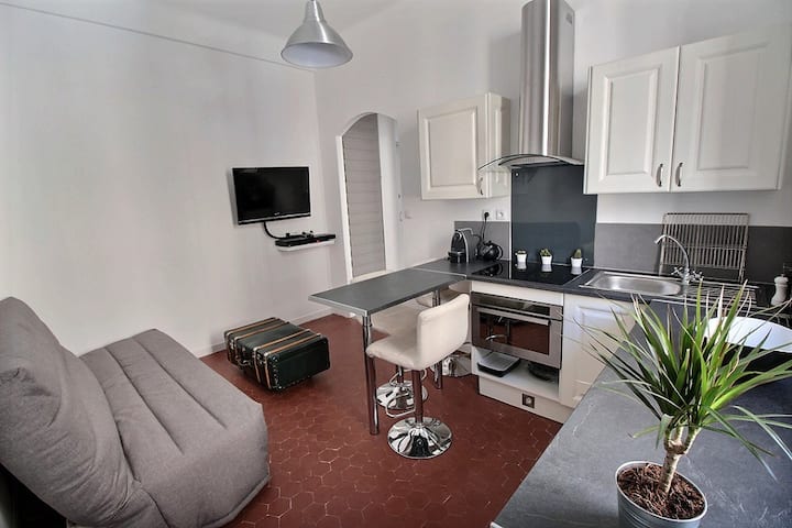 Appartement 2 Pièces Au Port De Nice - Nizza