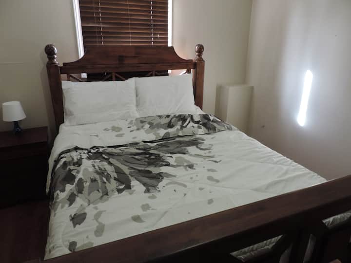 Bright, Clean And Spacious Guest Apartment - Brampton