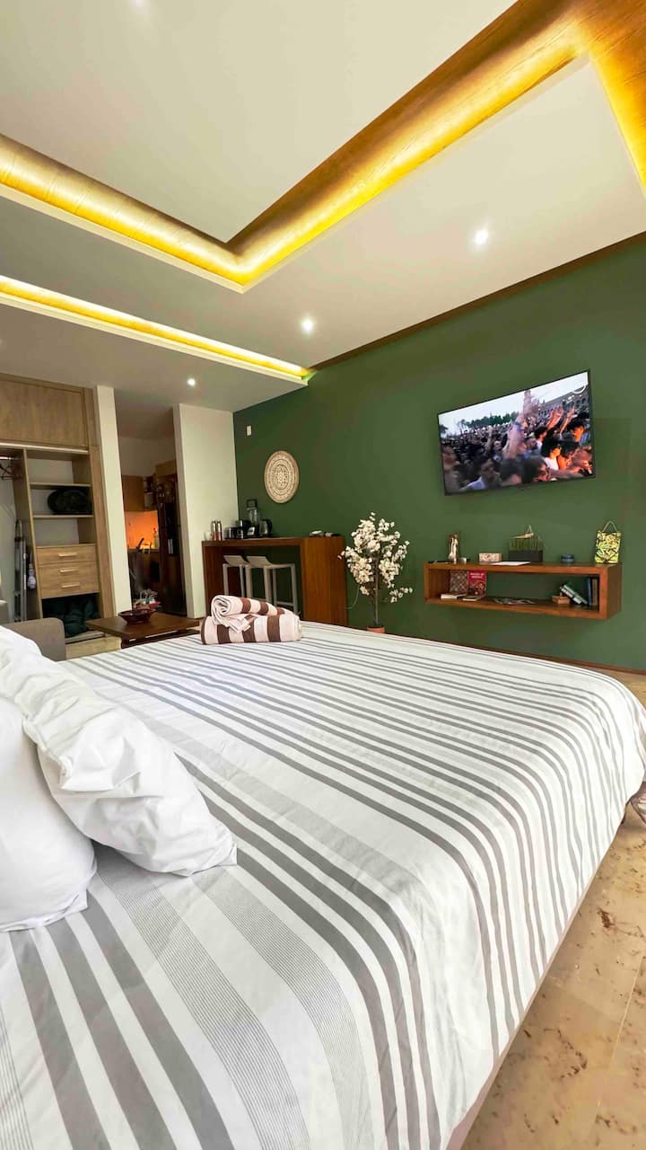 Seaside Oasis: 5th Ave Vibrance Just Steps Away - Playa del Carmen