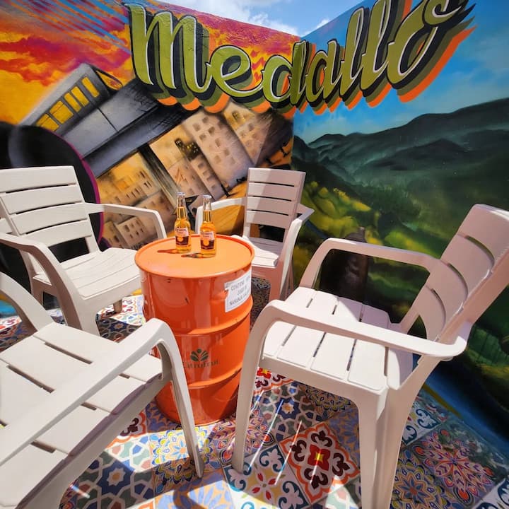 Prado House In Medellín 8br & Terrace - Medellín