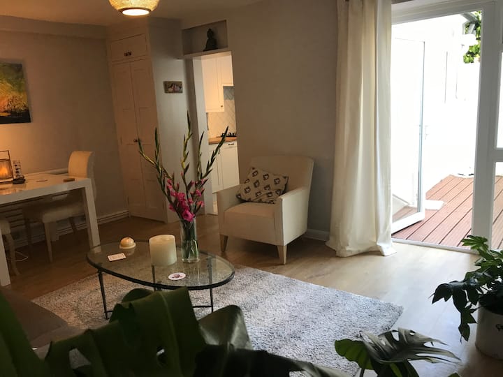 Stylish, Comfy Flat In Hove. Great Location! - Brighton