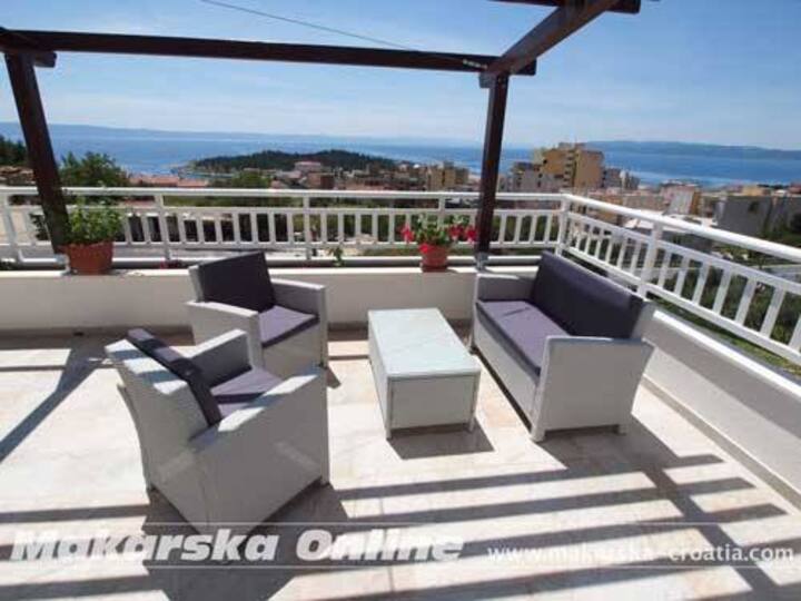 Comfortable Apartment With Sea View - Makarska