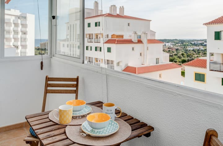 Bright 1 Bedroom ☼ 8 Mins Walk To Beach + Parking - Portimão