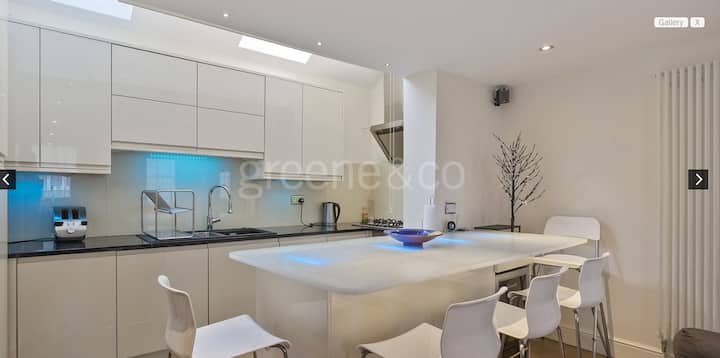 Mews House In Maida Hill With Free Parking - Londra