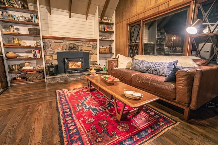 The Poconos House-chalet In The Woods (Arrowhead) - Arrowhead Lake, PA