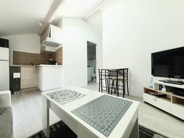 Appartement Proche Centre Ville De 23m2 - Salon-de-Provence