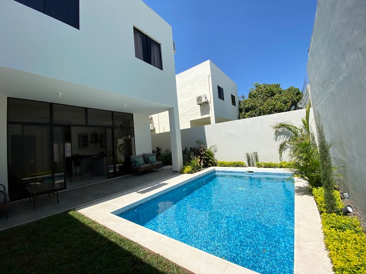 San Miguel Villa Style Home With Private Pool - El Salvador