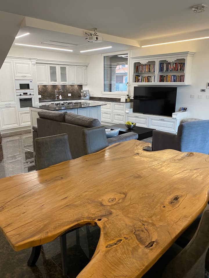 V.i.p Part Of Luxury Villa. - Italy