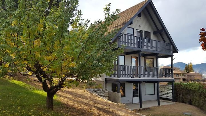 Secluded Retreat Near The Heart Of Naramata. - Naramata