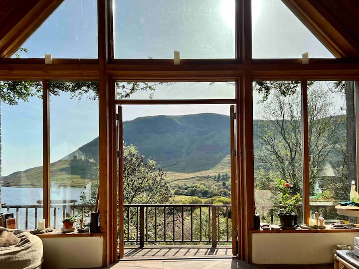 Epic Lakeside Family Eco-cottage. - Ballina