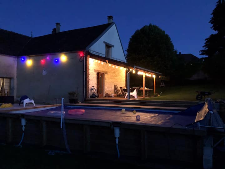 La Maison D’en Bas Avec Belle Piscine Chauffée - Yonne