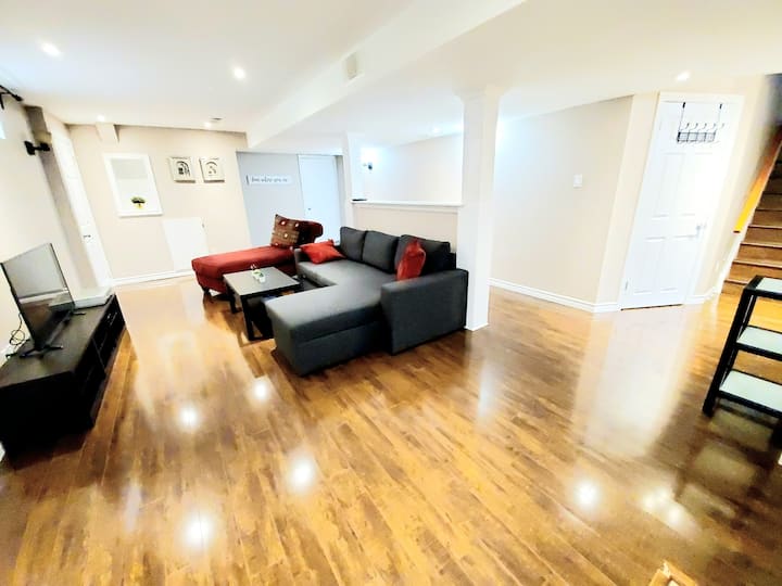 Bright, Stylish Basement Apartment - Brampton
