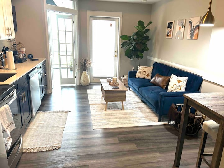 City View Apartment On Canal W/free Parking - Mile Square - Downtown - Indianapolis