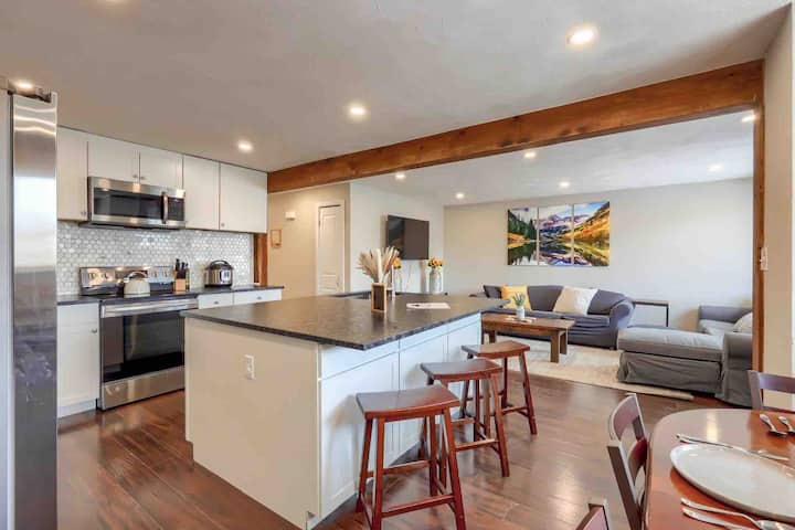 Tranquil 4bd Longmont Haven | Sauna & Cold Plunge! - Longmont, CO