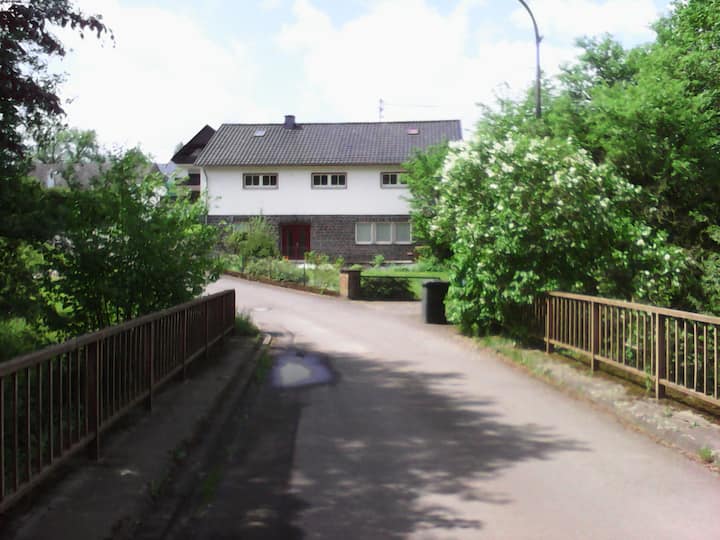 Rolling Vista - Hillesheim
